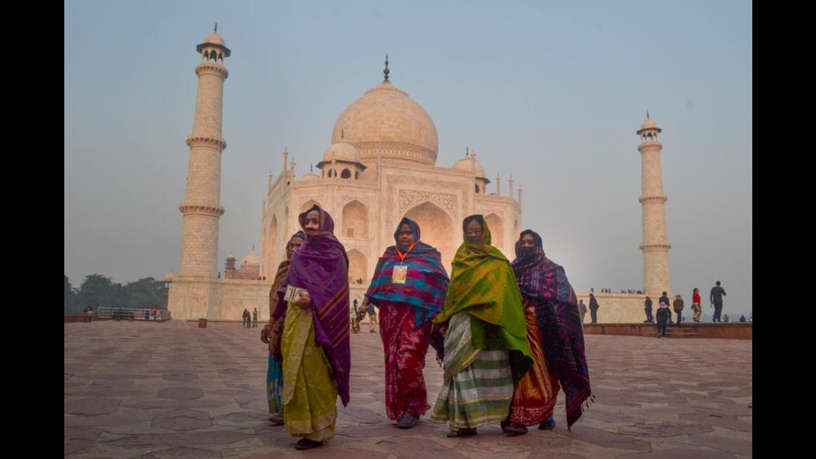 Let Taj open till 10 pm, union tourism minister urged | Hindustan Times