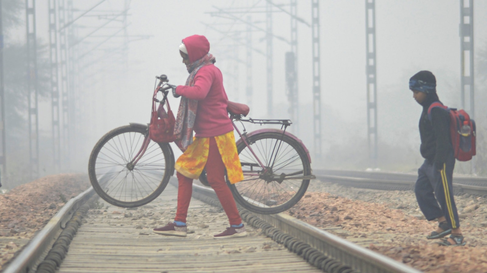 No relief from biting cold in Delhi, nearby states till Tues. South to ... No relief from biting cold in Delhi, nearby states till Tues. South to ...