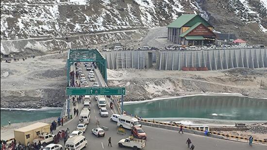 Tourist boom: 19,000 vehicles cross Himachal’s Atal Tunnel in 24 hours ...