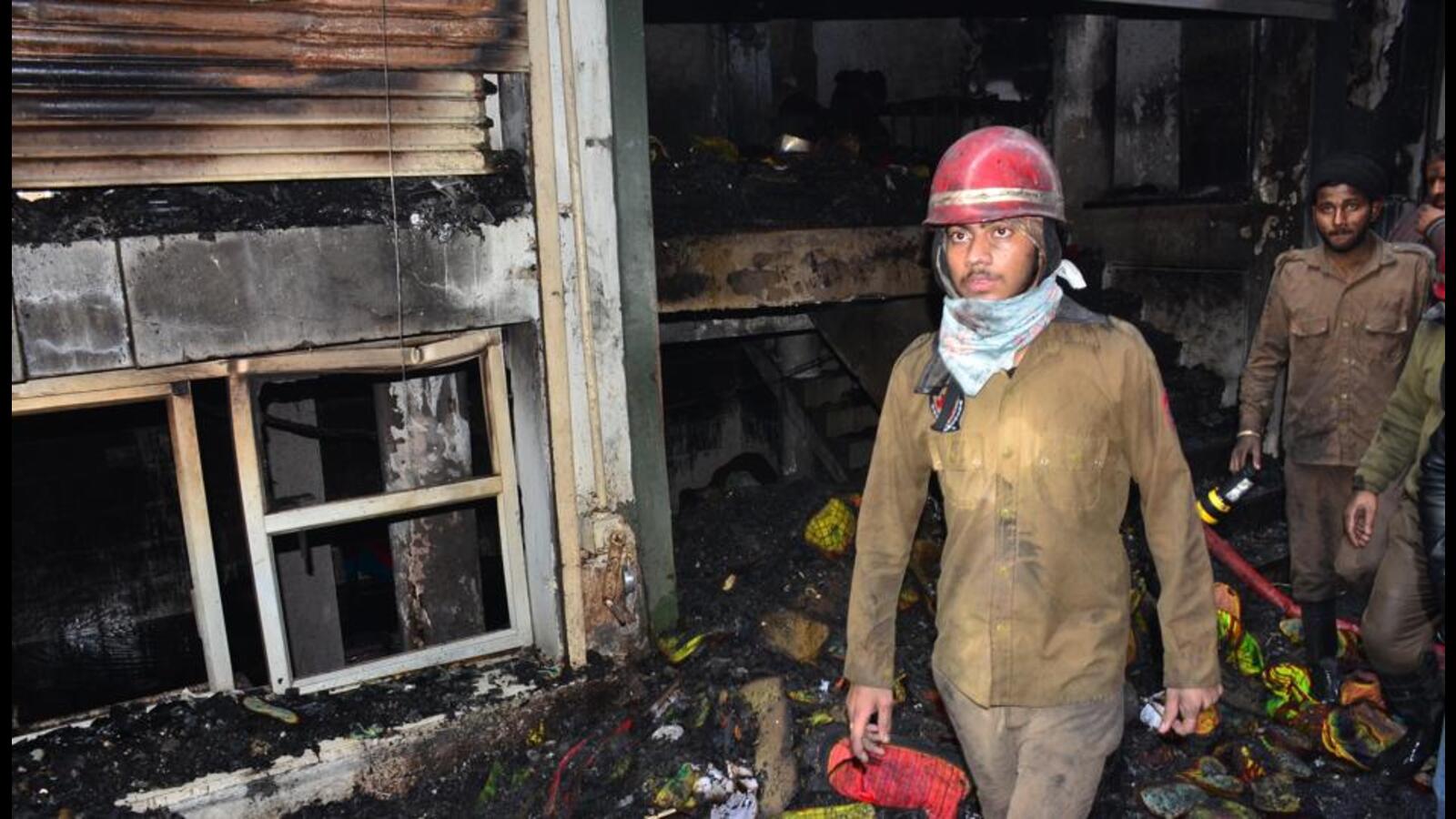 Fire breaks out at hosiery shop in Ludhiana - Hindustan Times