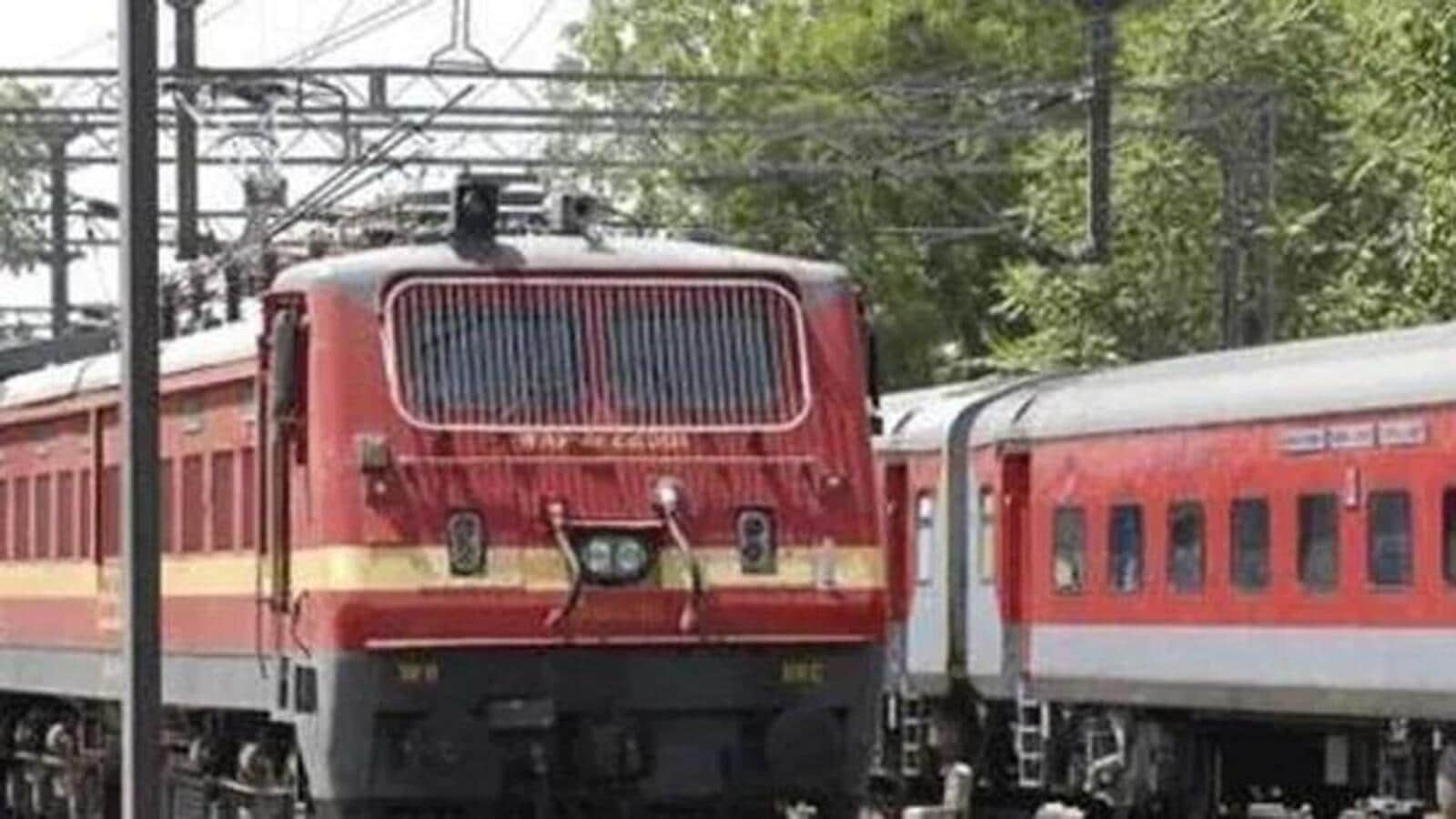 Passengers, officials injured as mob pelts stones at train in Bihar ...