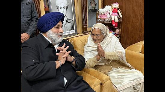 Sukhbir Badal visits house of Indira Gandhi’s assassin | Hindustan Times