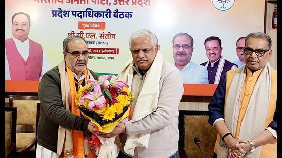 Santhosh gives ‘win-all’ mantra; BJP mulls changes in UP | Hindustan Times