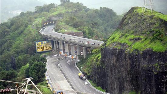 Mumbai-Pune expressway widening to start this year | Mumbai news