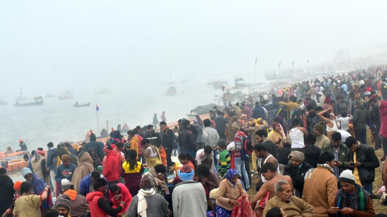 44-day Magh Mela begins in Prayagraj: Pilgrims brave cold, fog to take ...