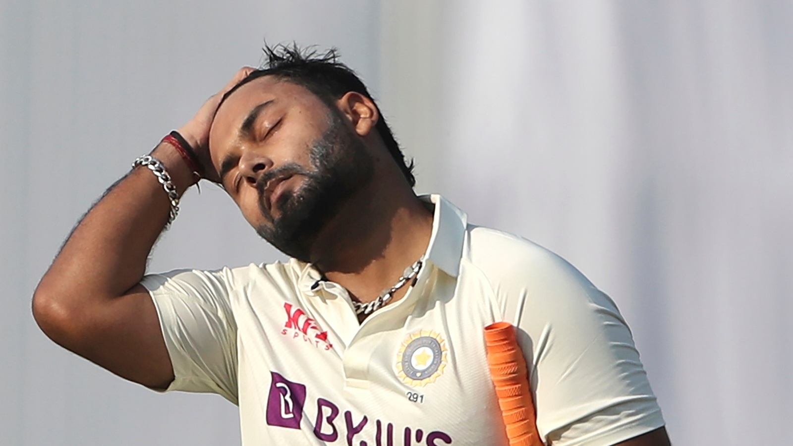 Rishabh Pant undergoes successful knee surgery for ligament tear | Cricket