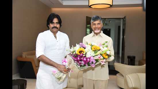 Pawan, Naidu vow joint fight against Jagan govt | India News