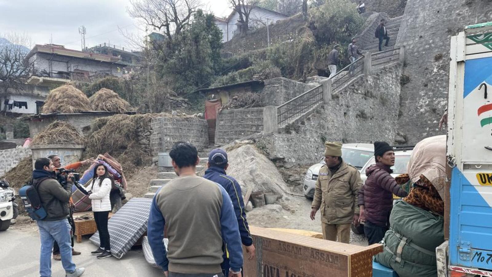 Joshimath sinking: Locals seek nearby relocation, few demand ‘one-time ...