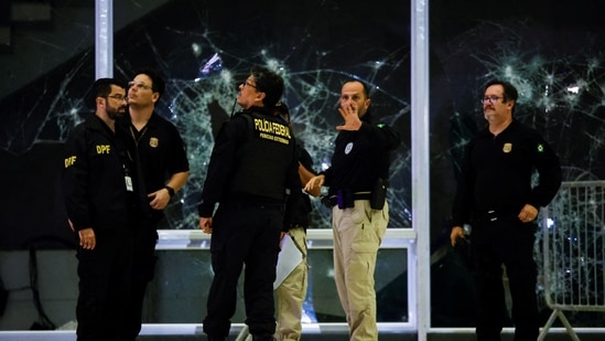 Pro-Bolsonaro protesters storm Brazil's top government offices | Photos ...