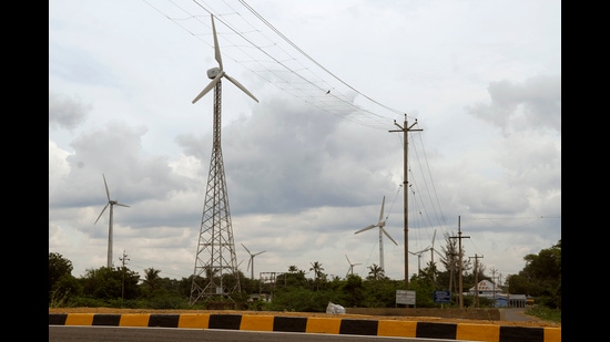 PMPML windmills result in ₹2.64 lakh worth of power savings | Hindustan ...