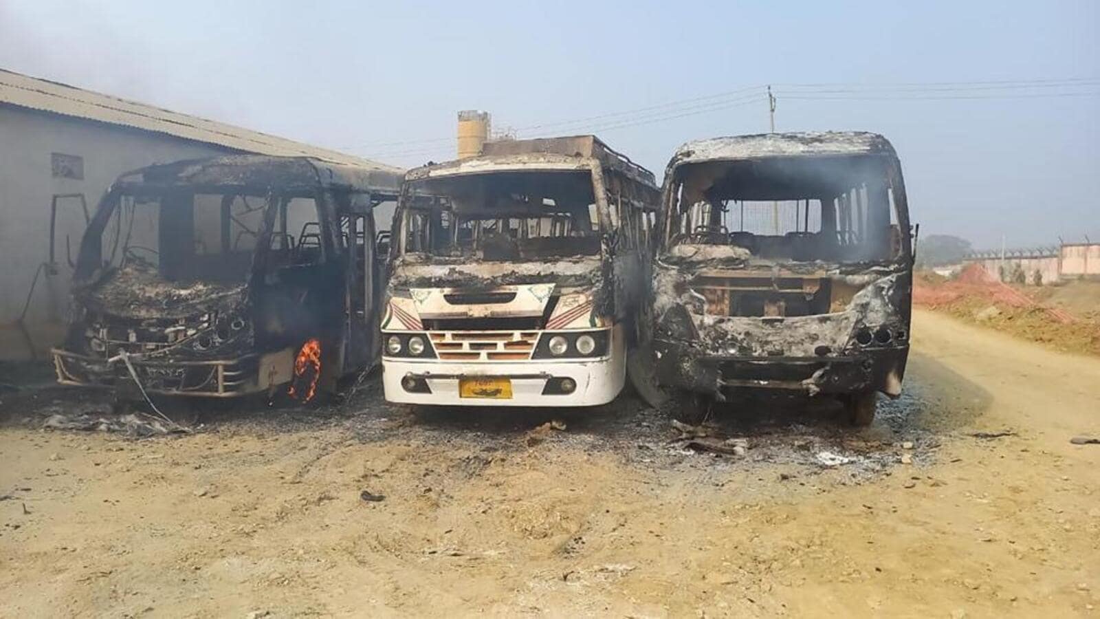 Farmers’ stir in Buxar: Police raid led to violent flare-up - Hindustan ...