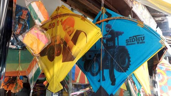 Ludhiana residents to shell out more for kites this Lohri - Hindustan Times