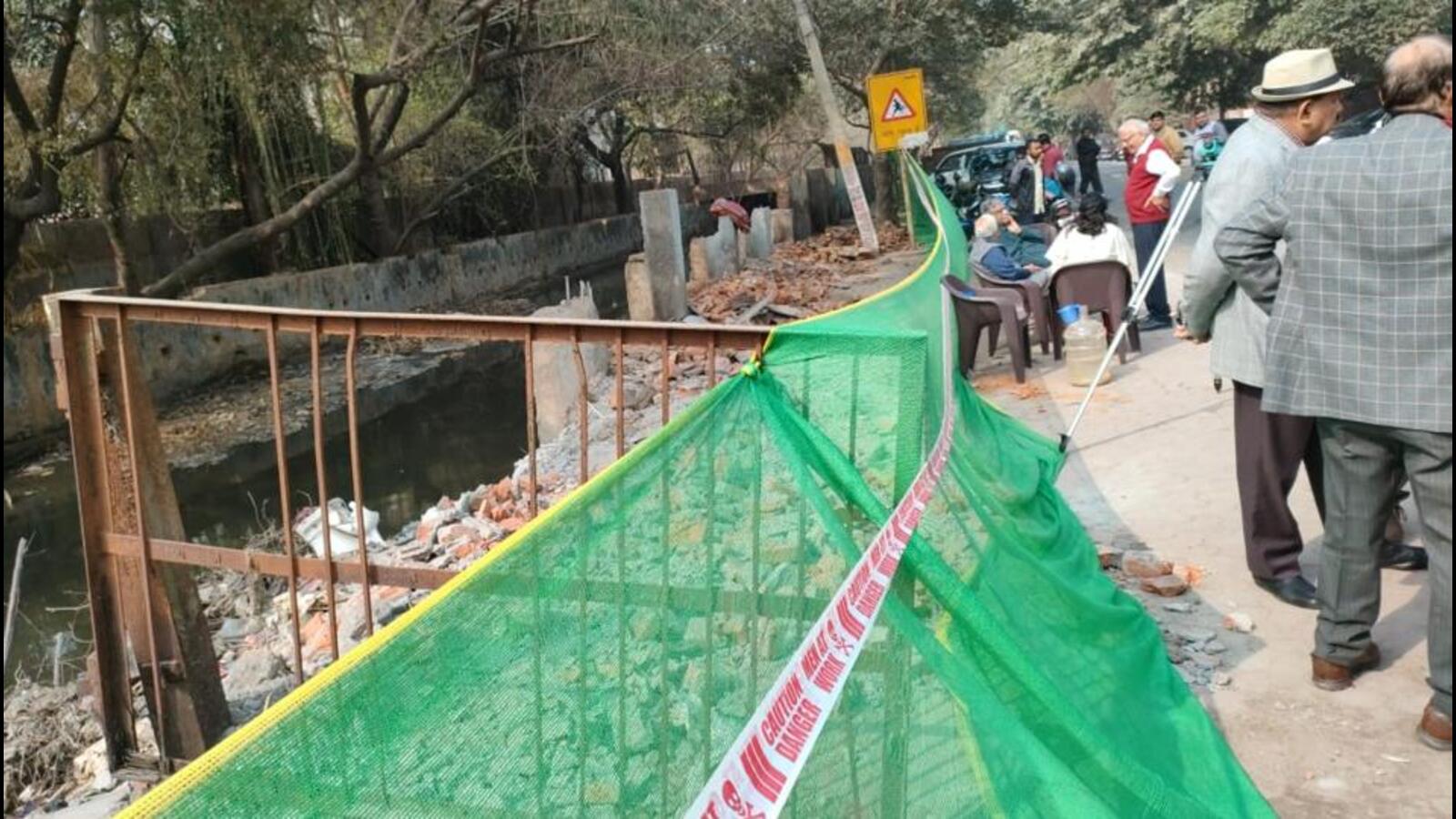 Residents relieved as work to cover Arun Vihar drain commences ...