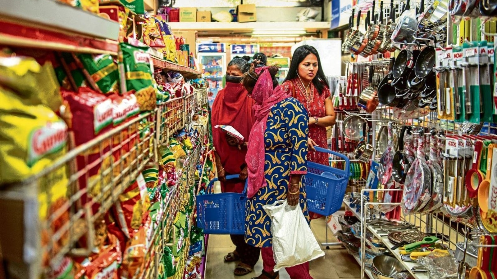 Retail inflation stays below 6% for second month - Hindustan Times