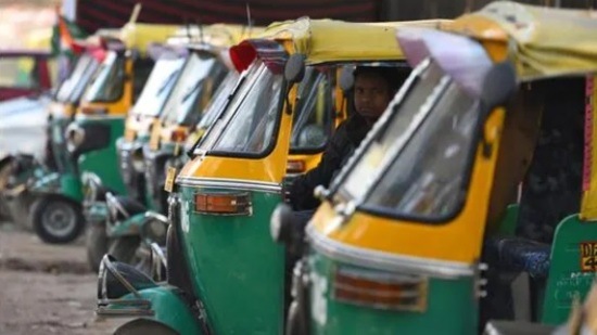 Luckow auto drivers demand fare revision | Hindustan Times