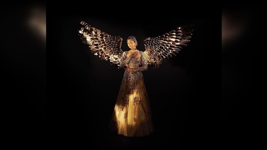 Miss Universe 2023: Divita Rai disguises as 'Sone ki Chidiya' for ...