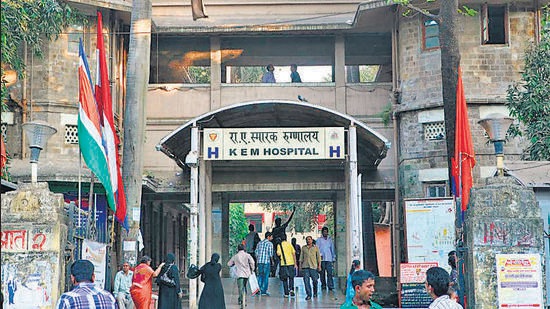 Body swap at KEM hospital leaves bereaved families furious | Mumbai news