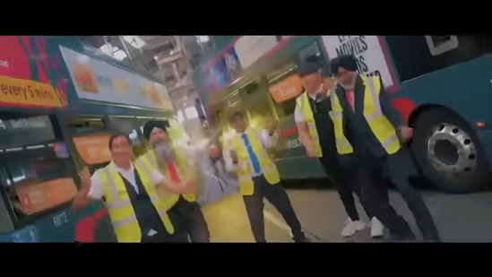Sikh bus driver from UK creates viral song about his work, netizens ...