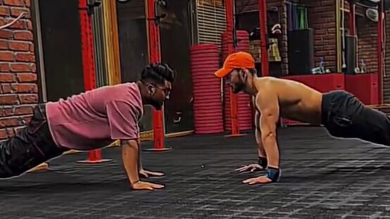 Skit on man’s reaction to trainer’s exercise routine leaves people in ...