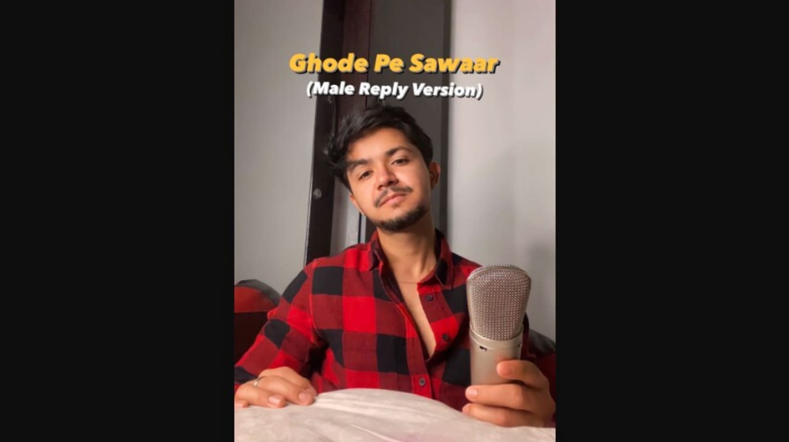 Artist adds his own lyrics while singing Qala’s Ghodey Pe Sawaar, video ...