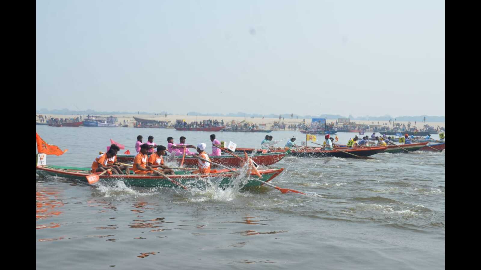 Hot-air ballooning and boat race in Varanasi – Day 2 in the sun, packed ...