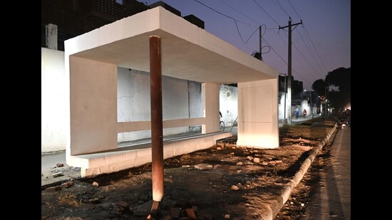 Finally, Chandigarh admn chooses concrete for building 209 bus shelters ...