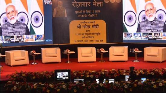 PM Narendra Modi distributes 71,000 appointment letters at Rozgar Mela ...