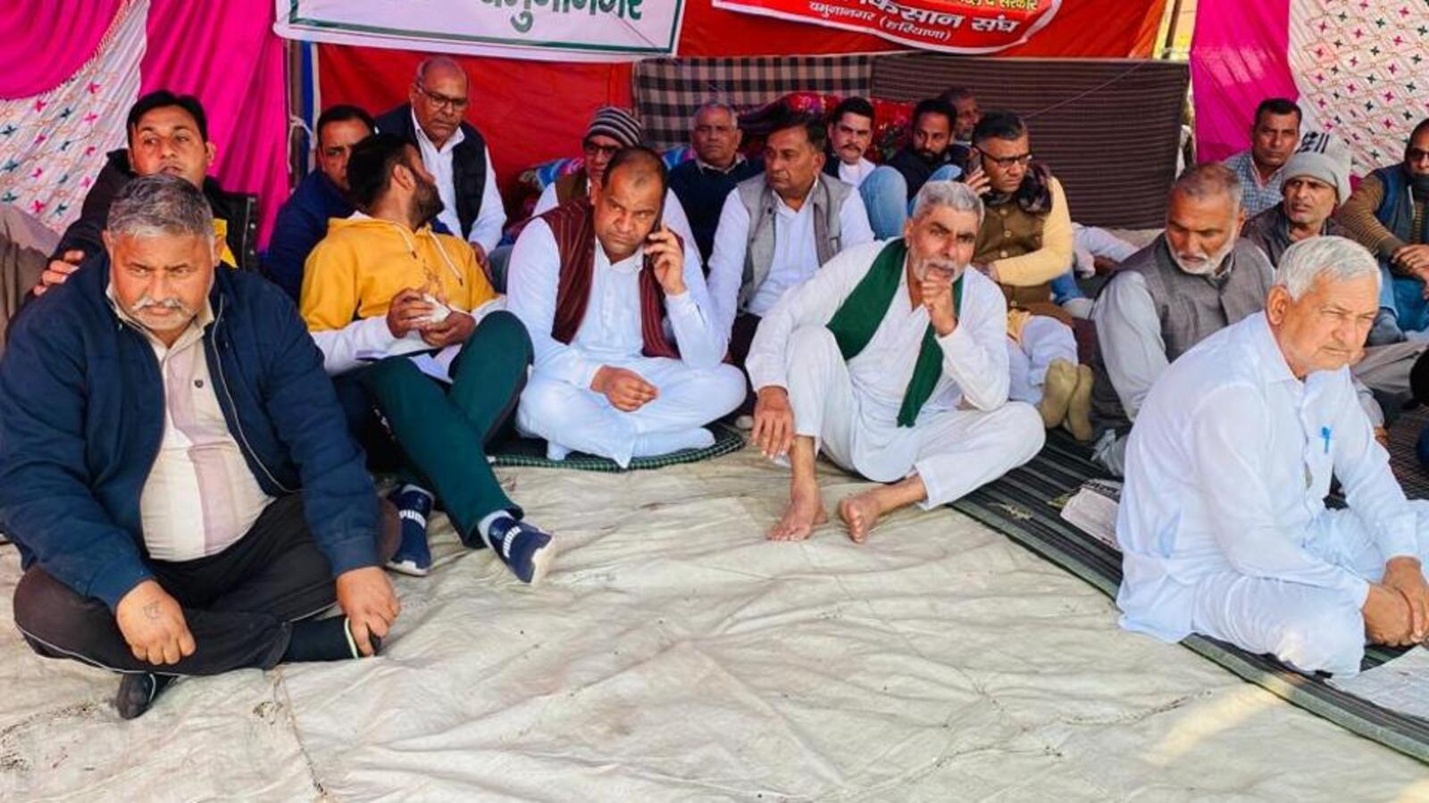 JJP MLA Ramkaran reaches out to protesting cane farmers in Haryana ...