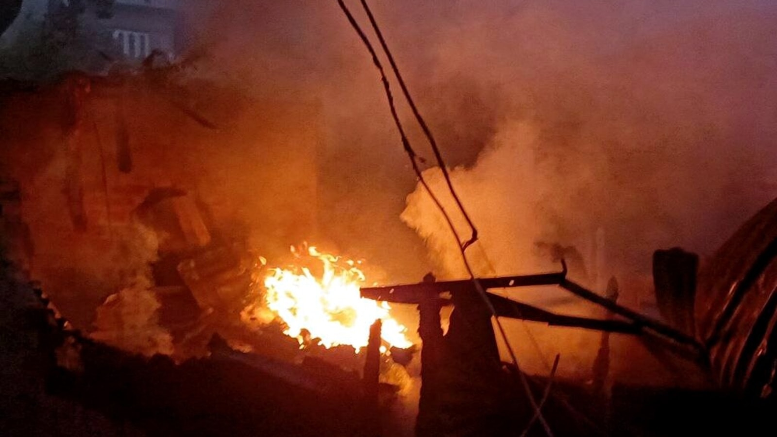 Kareena Kapoor Khan looks beautiful sans make-up in this last picture of 2022, says she's ready ...