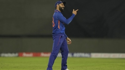 Watch: Virat Kohli's animated gesture to ‘Sara’ chants for Shubman Gill ...