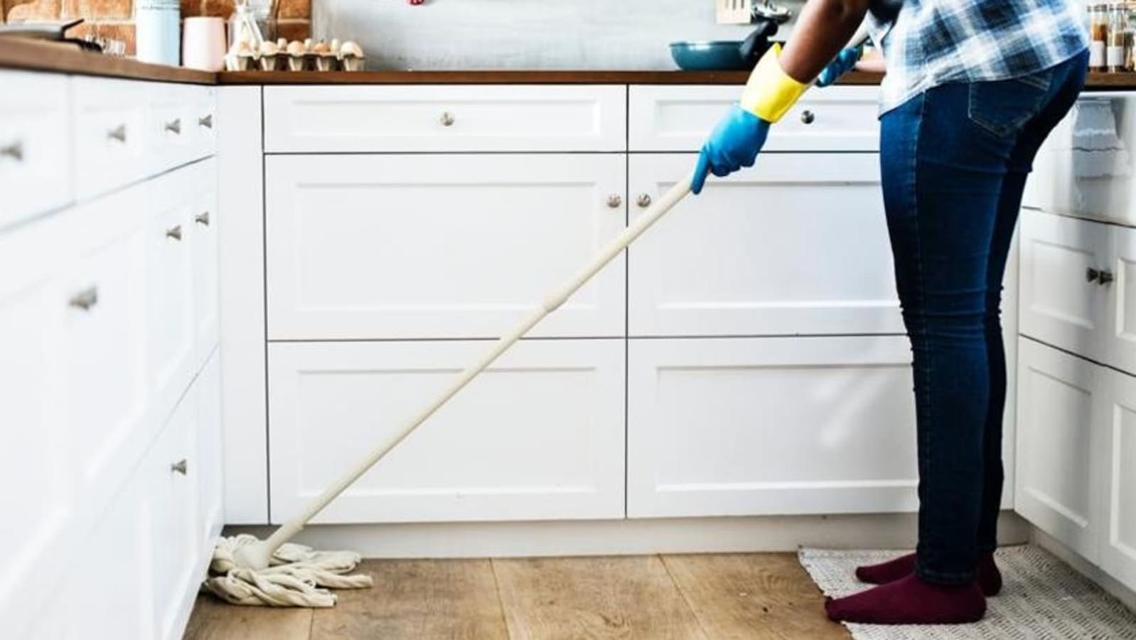 5 DIY cleaning hacks for a sparkling home | Hindustan Times