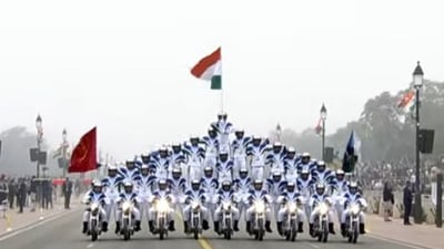 Republic Day 2023: 'DARE DEVILS' motorcycle stunt team wows crowd ...