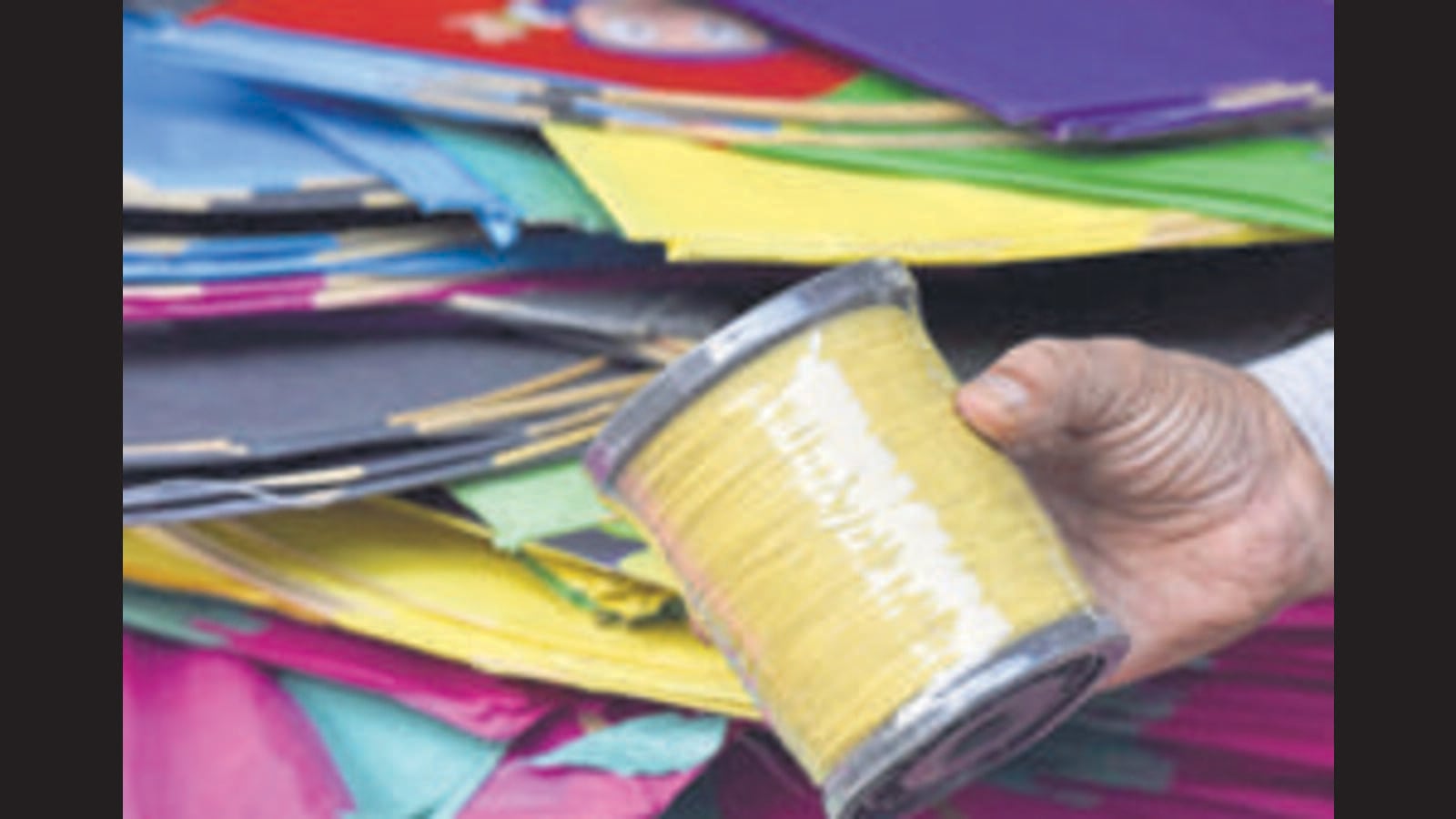 Teenager suffers deep cuts on face, neck due to Chinese string in ...