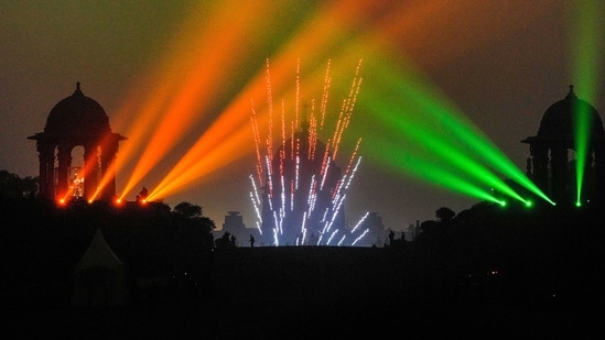 Delhi sky dazzles with light and drone show ahead of Beating Retreat ...