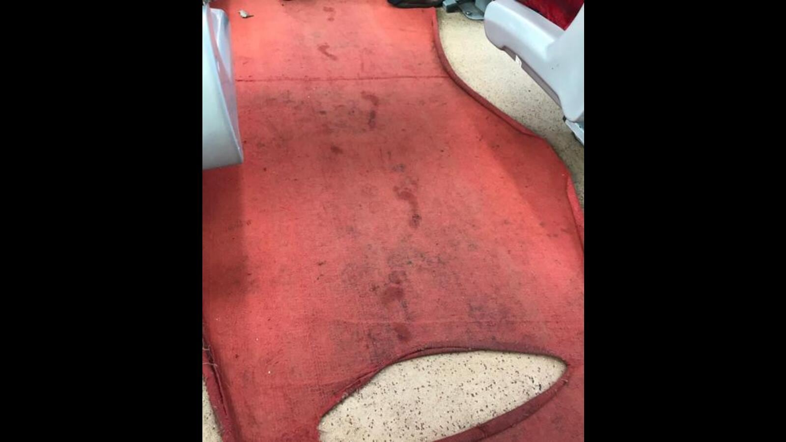 Passengers complain about ‘dirty’ vista dome coach of Pragati Express ...