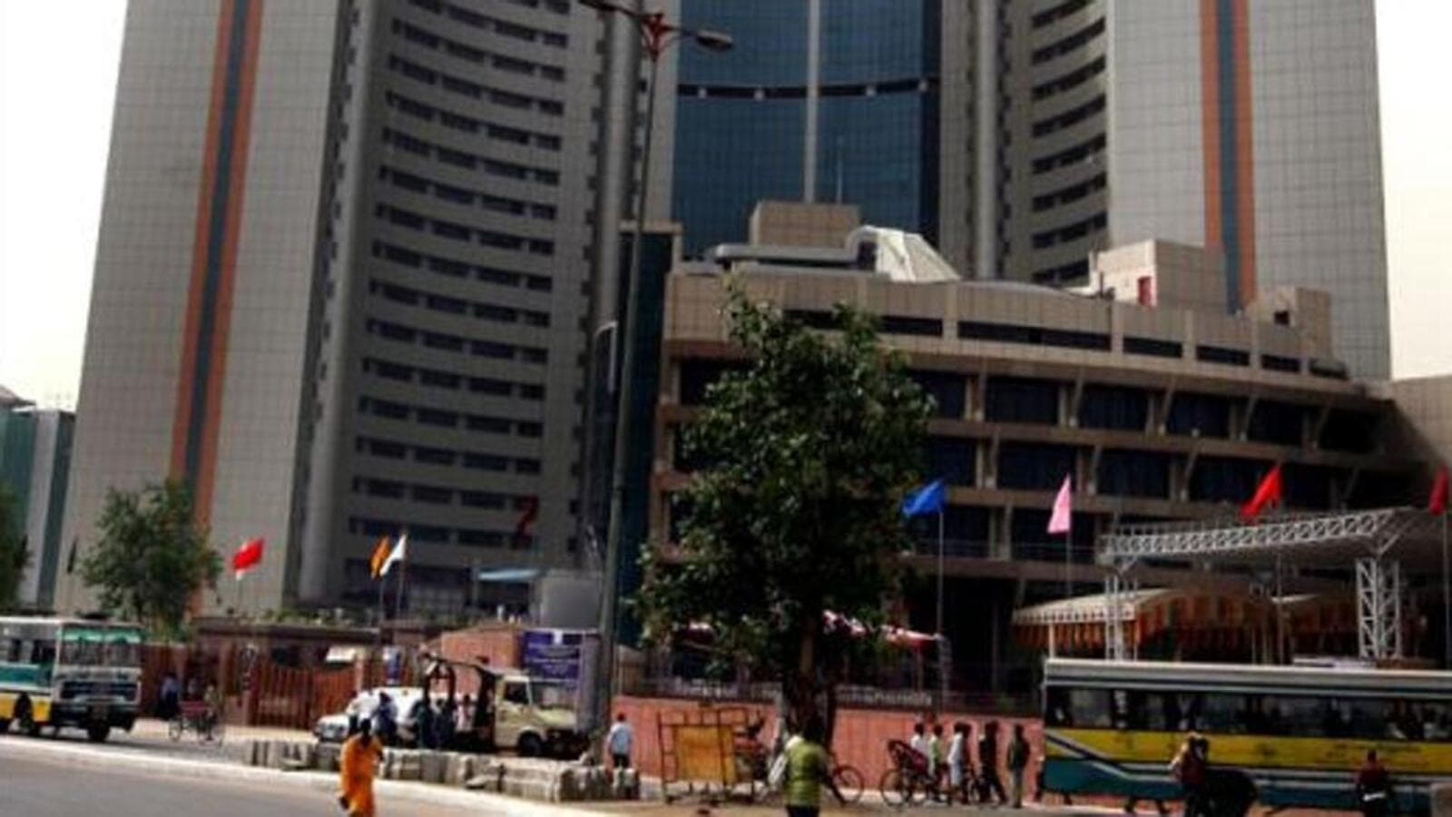 MCD officials to present Budget to special officer | Latest News Delhi ...