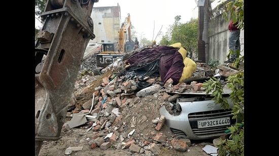 Alaya building collapse: Hero firefighters helped save eight lives ...