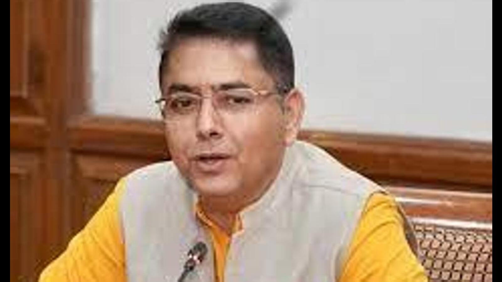 Aman Arora gives away state energy conservation awards - Hindustan Times