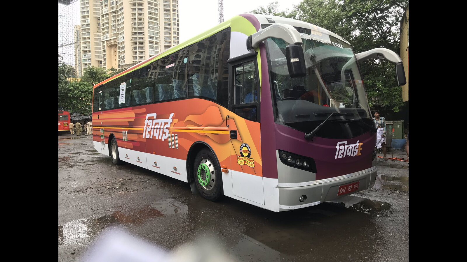 MSRTC to start electric bus service to Mumbai - Hindustan Times