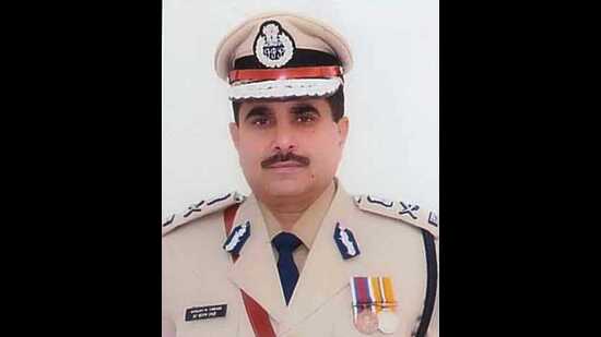 At 55, IPS officer tops in MSc (cyber security) | Hindustan Times