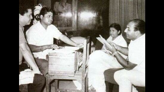 Lata ji humare liye Saraswati maa hain: Pyarelal - Hindustan Times