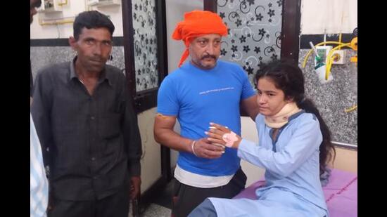 42 schoolkids injured as Haryana Roadways mini bus overturns near ...