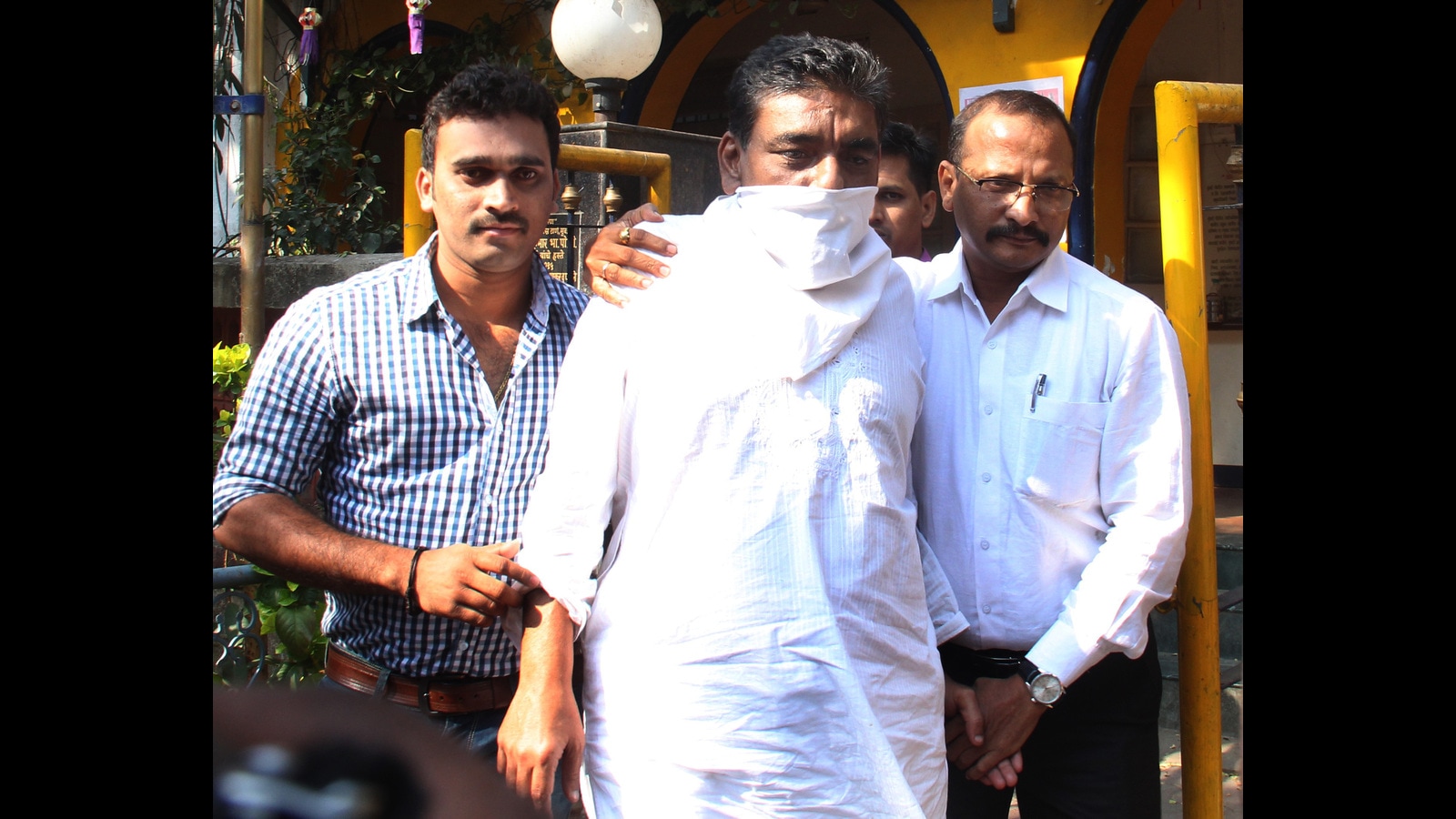 EOW arrests Kamala Mills’ owner Ramesh Gowani in fraud case | Mumbai news