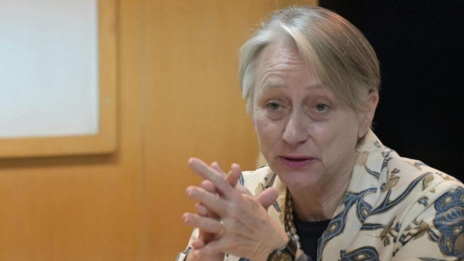 British deputy high commissioner meets UT adviser - Hindustan Times