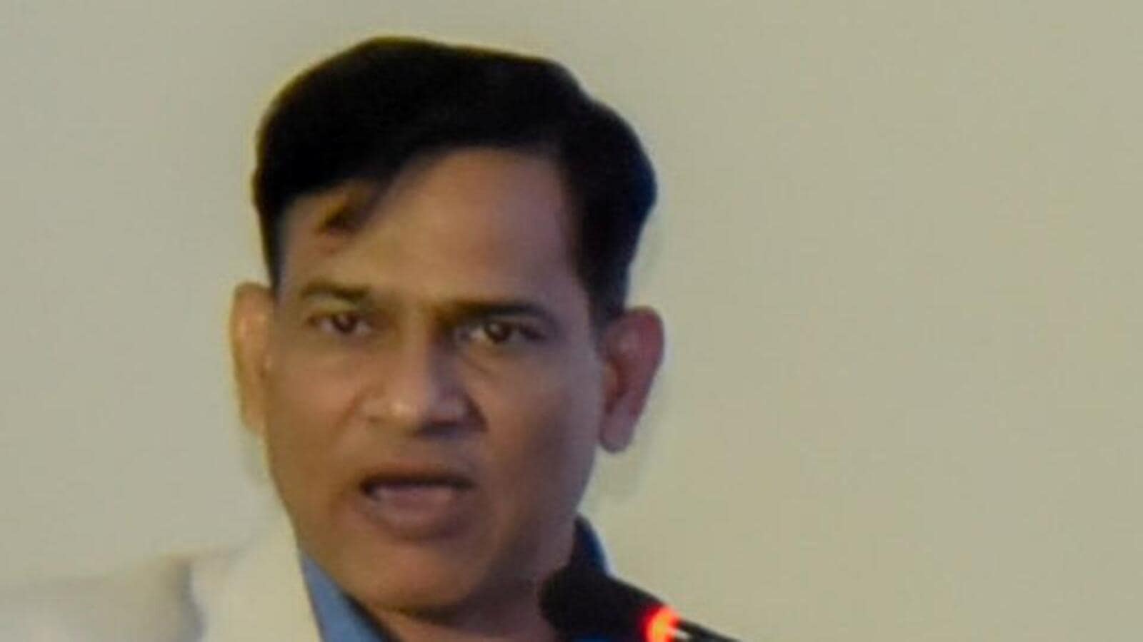 State gazetted officers’ body backs Pune collector | Hindustan Times