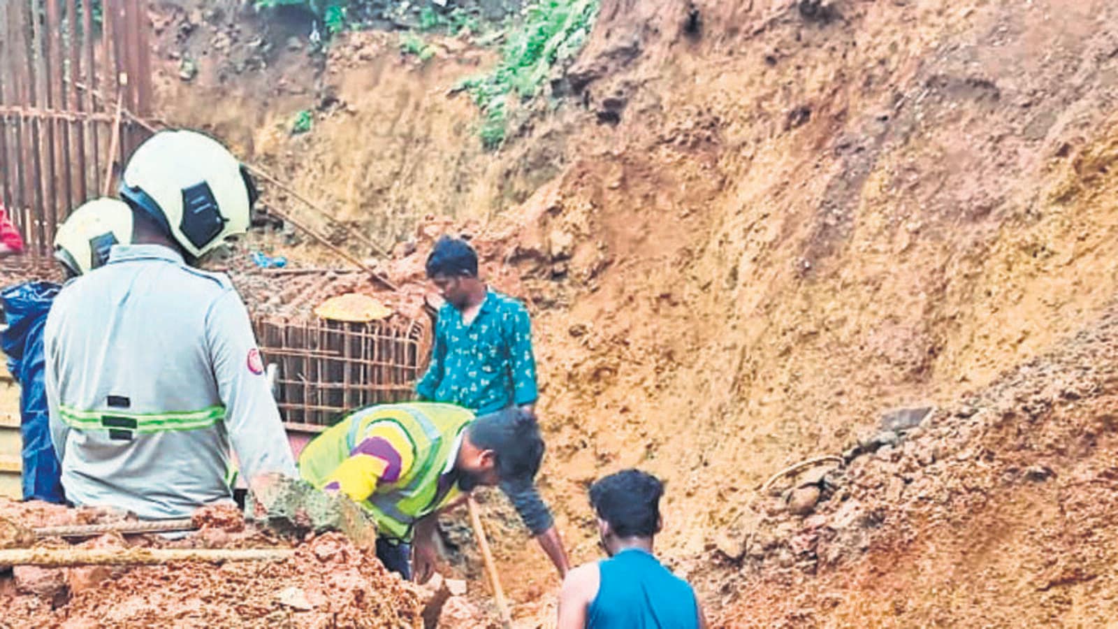 Contractor booked after labourer dies in Malad soil cave-in incident | Mumbai news