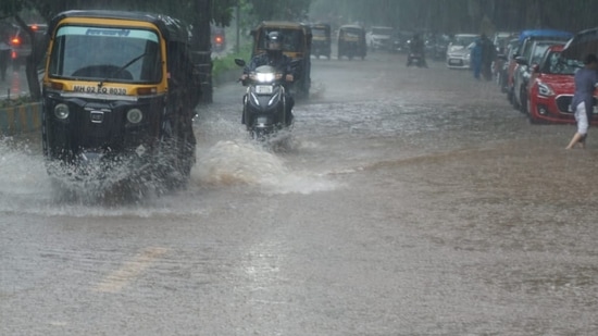 Mumbai rains: Andheri subway closed, traffic hit in Kalina, Dadar, other areas | Mumbai news