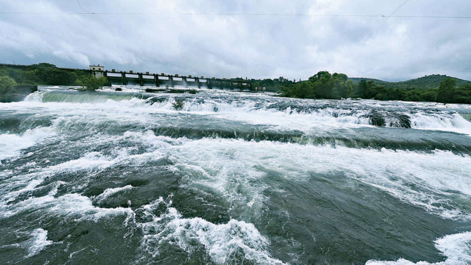 Over 3 TMC water released from Khadakwasla Dam in 2 days - Hindustan Times