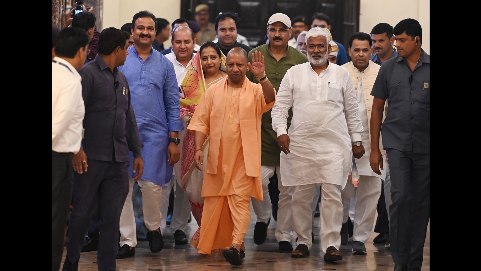 U.P. assembly passes Nazul Properties Bill amid uproar | Hindustan Times