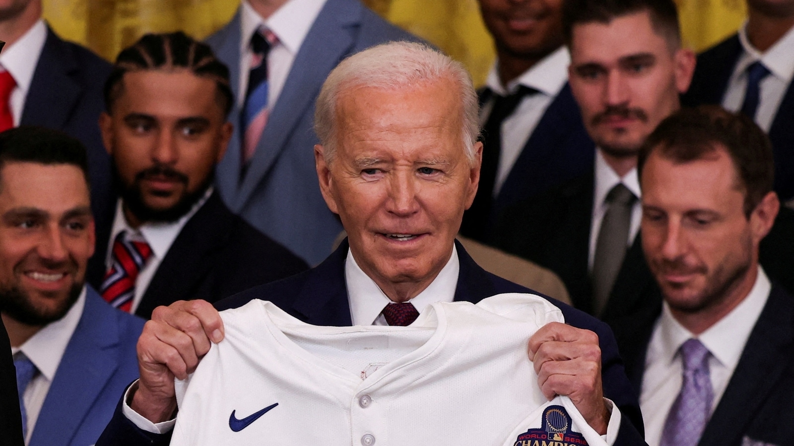 Joe Biden appears confused and asks, ‘What am I doing?’ at White House ...